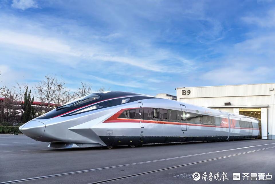时速400公里CR450AF动车组样车亮相，中车四方制造