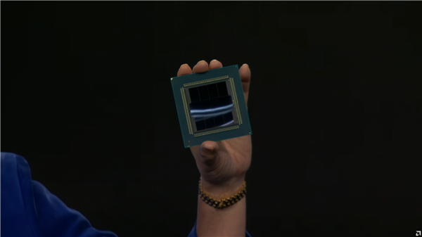 AMD苏姿丰秀出全球首款2nm CPU GPU芯片！22600个核心＋31TB HBM4内存